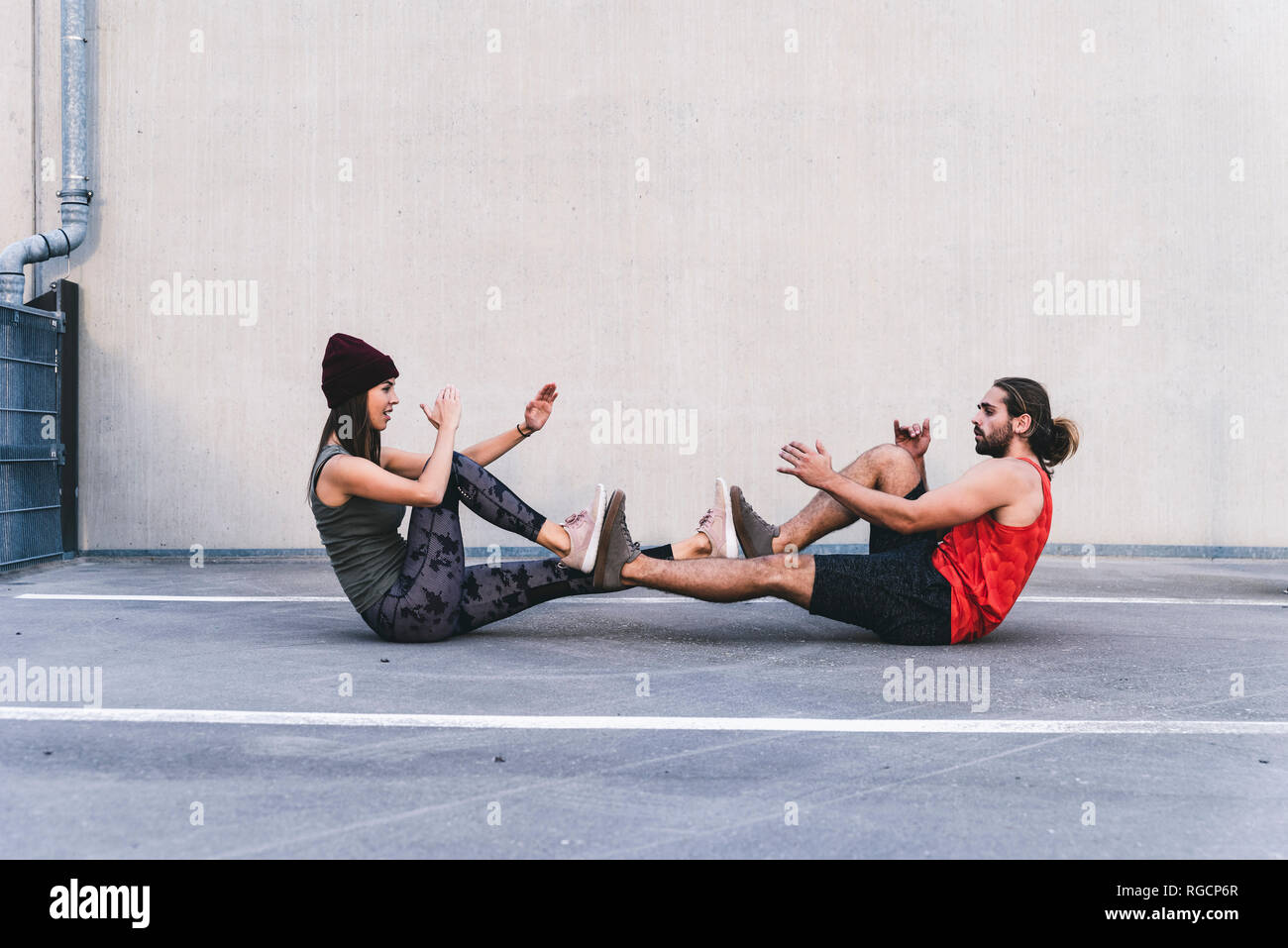 Couple exercises hi-res stock photography and images - Alamy