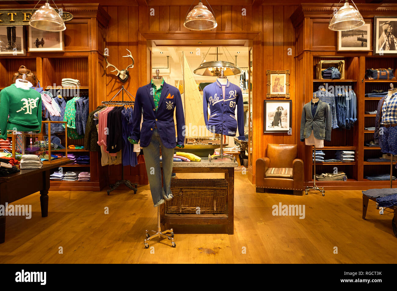 BANGKOK, THAILAND - JUNE 21, 2015: inside a store at a shopping center ...