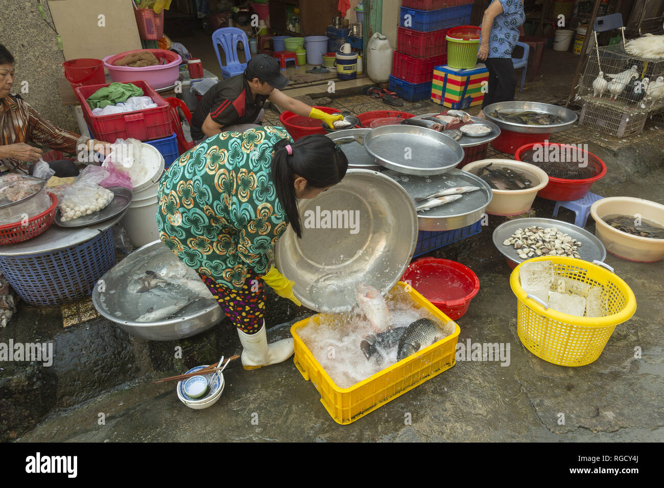 Street market in Ho Chi MInh city in Vietnam Stock Photo - Alamy