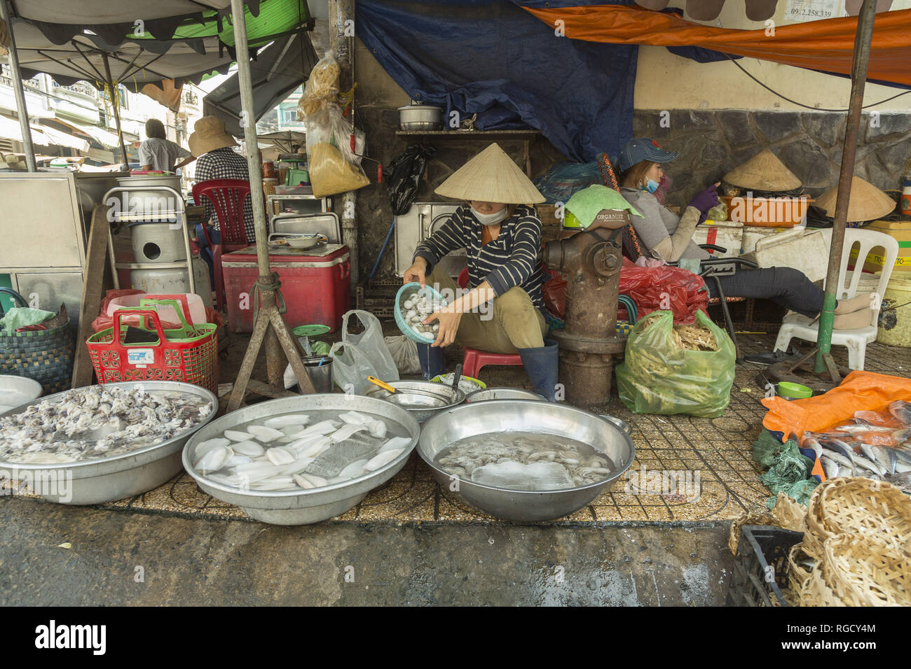 Street market in Ho Chi MInh city in Vietnam Stock Photo - Alamy