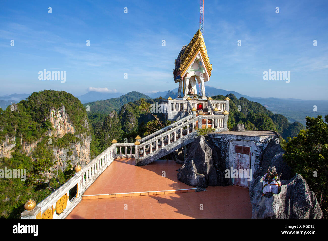 Krabi tiger cave temple hi-res stock photography and images - Alamy