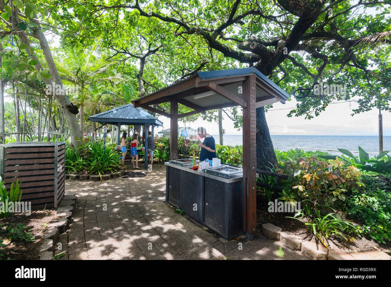 Barbecue at the beach, Trinity Beach, Cairns Northern Beaches, Far ...