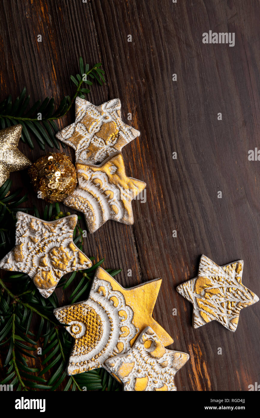 Golden shiny christmas ornaments hi-res stock photography and images ...