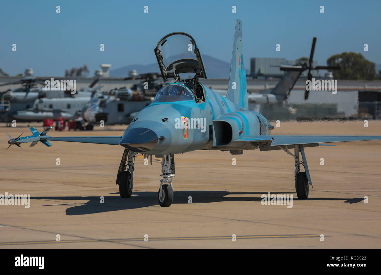 F 5n aircraft hi-res stock photography and images - Alamy