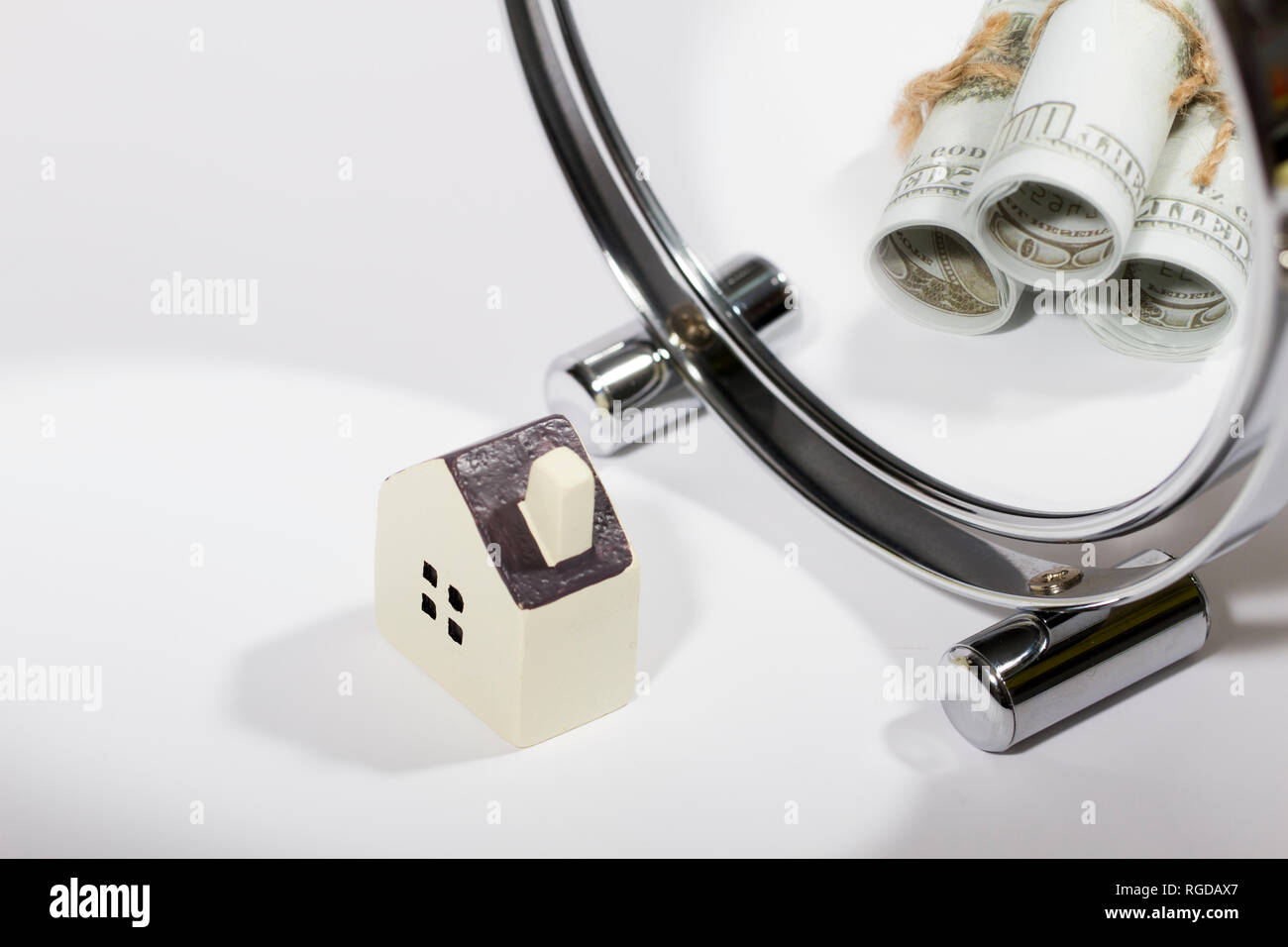 Real estate profit hi-res stock photography and images - Alamy