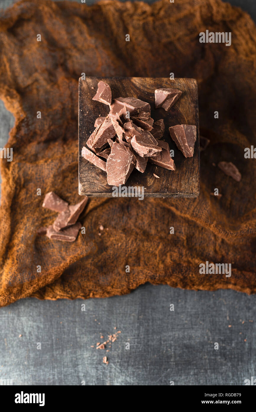 Breaking chocolate hi-res stock photography and images - Alamy
