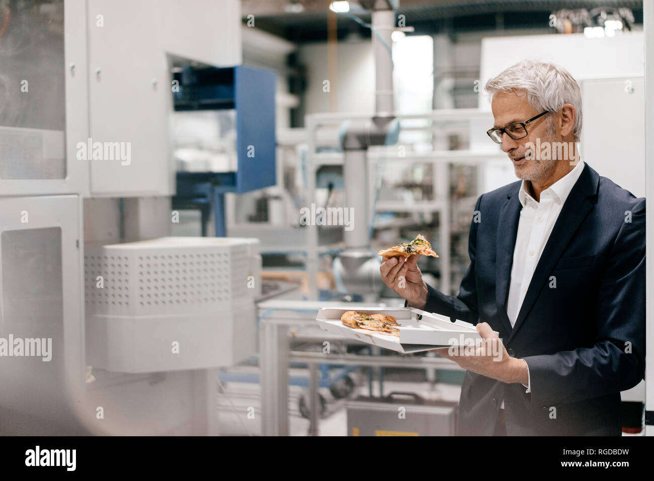 Pizza manager hi-res stock photography and images - Alamy