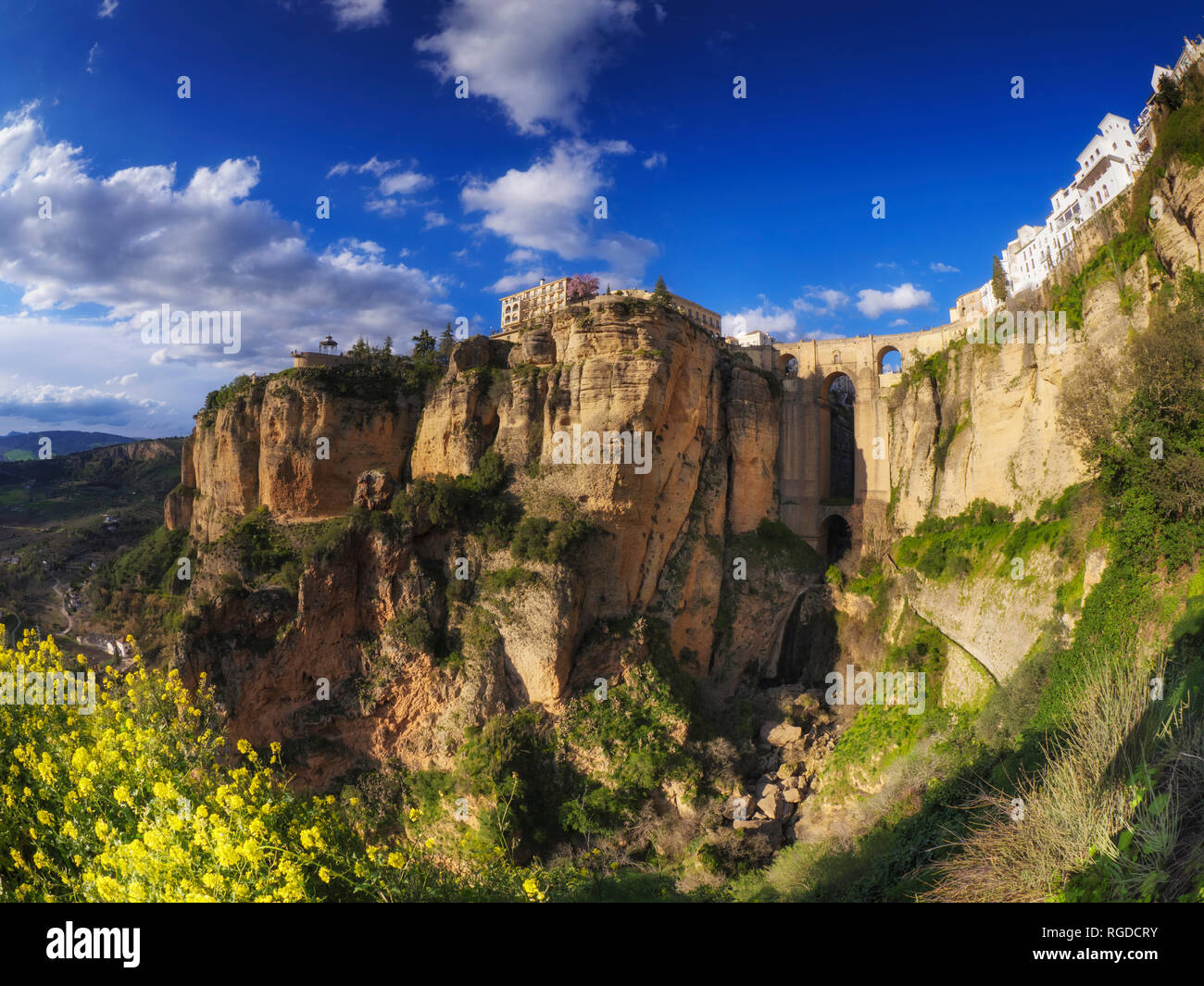 El puente nuevo hi-res stock photography and images - Alamy