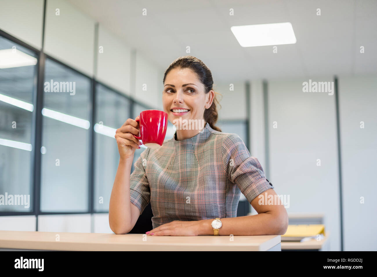 Pretty desk hi-res stock photography and images - Alamy