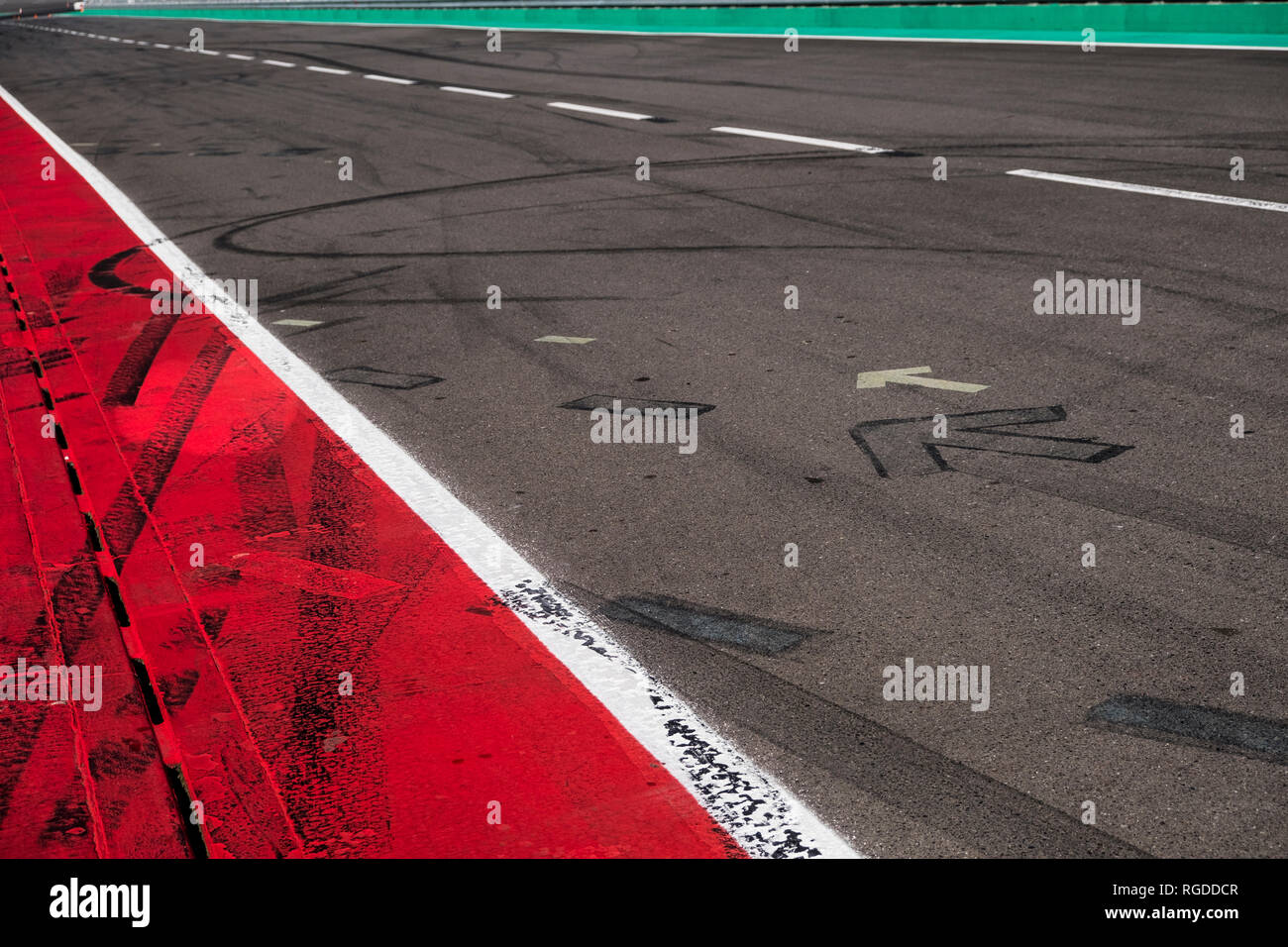 Roadside road edge marker hi-res stock photography and images - Alamy