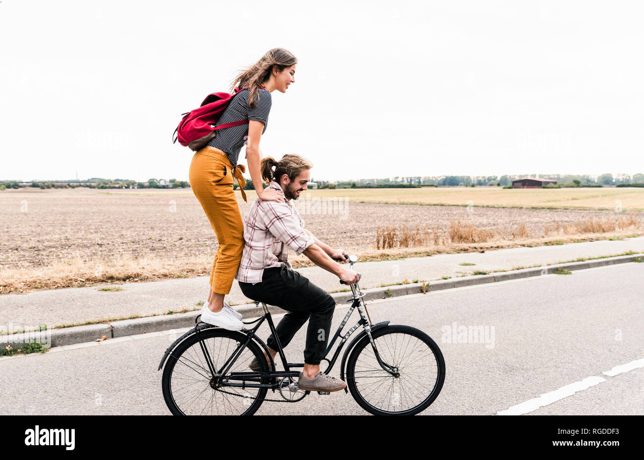 Share the road with bicycles hi-res stock photography and images - Alamy