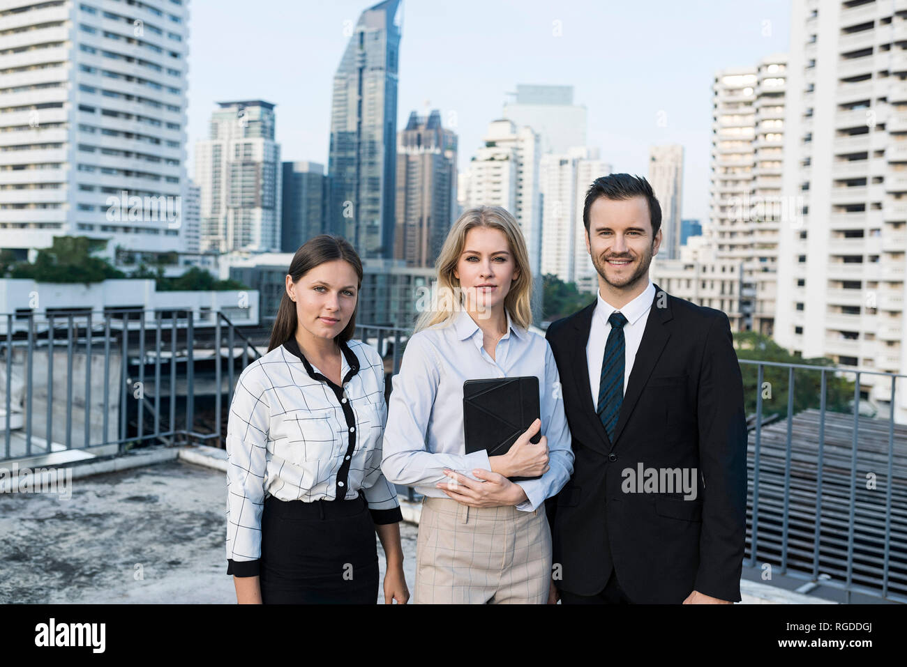 Group successful business people city rooftop hi-res stock photography ...