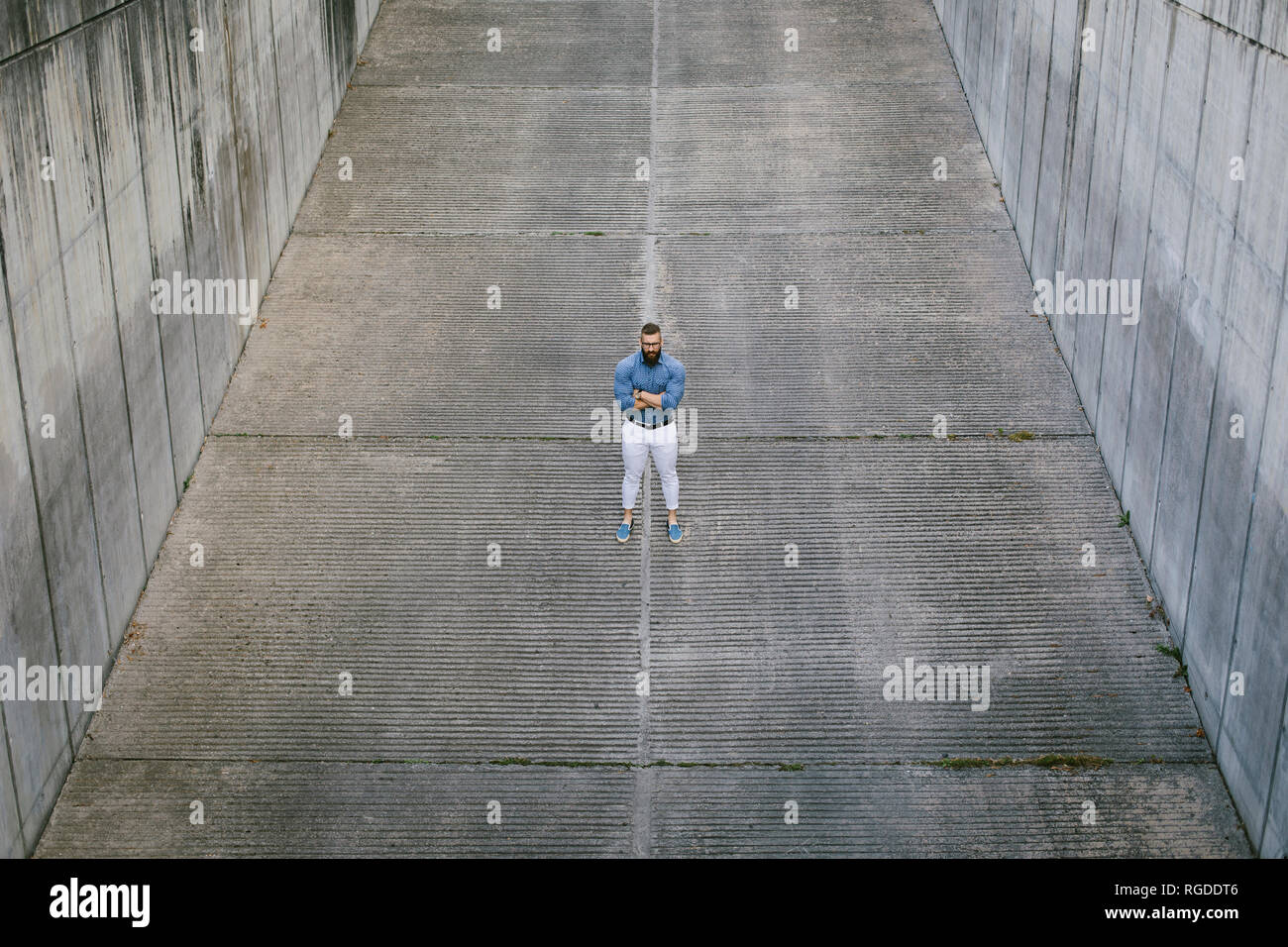 Standing on ramp hi-res stock photography and images - Alamy