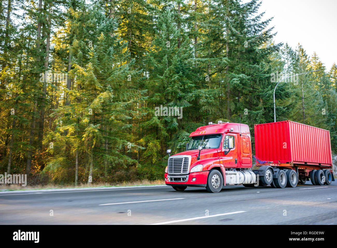 Red big rig day cab classic American idol bonnet semi truck with ...