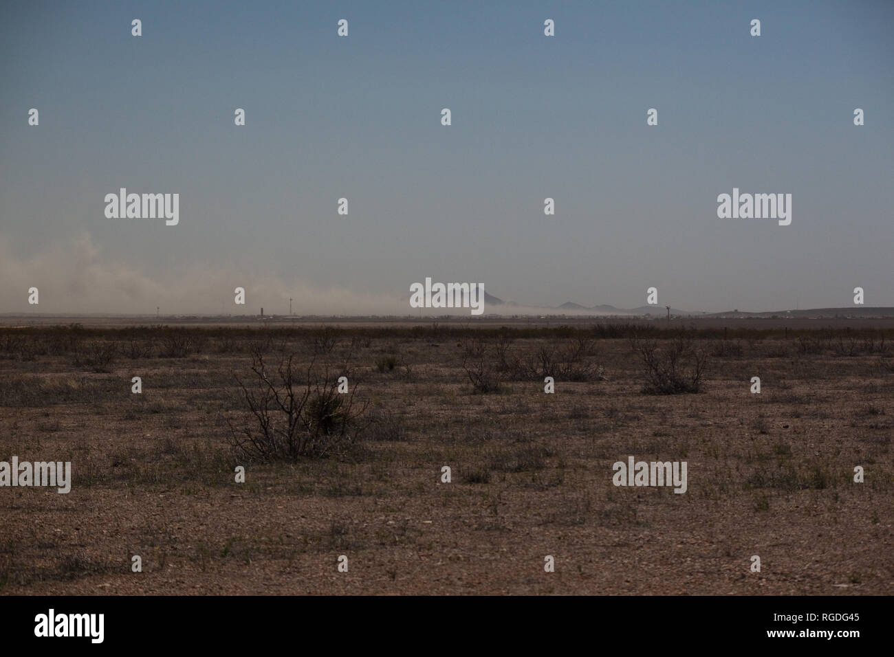 Dust plume hi-res stock photography and images - Alamy