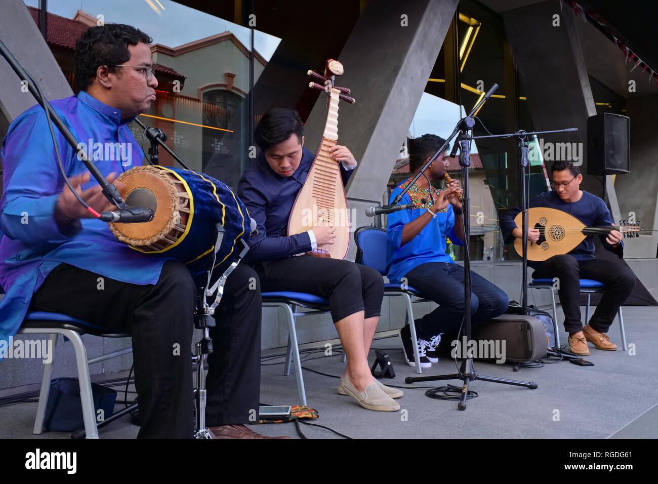 Indian classical musicians hi-res stock photography and images - Alamy
