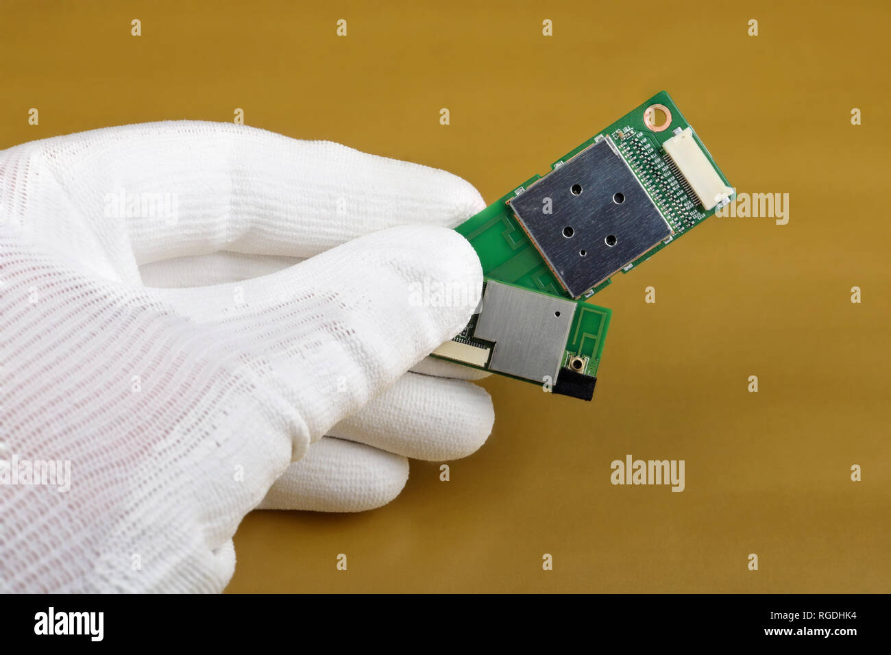 Capacitor mobile phone hi-res stock photography and images - Alamy