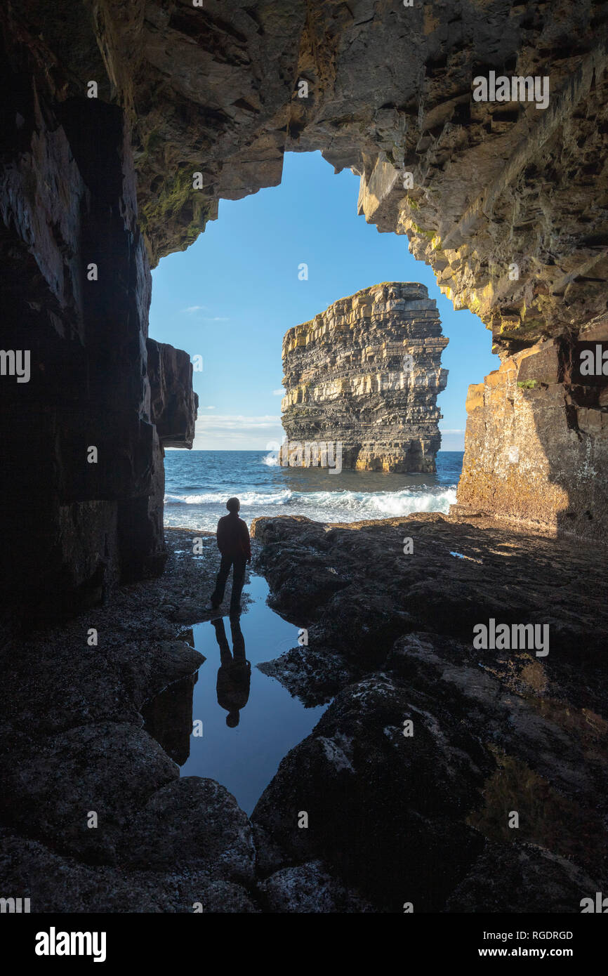 Coastal caves hi-res stock photography and images - Alamy