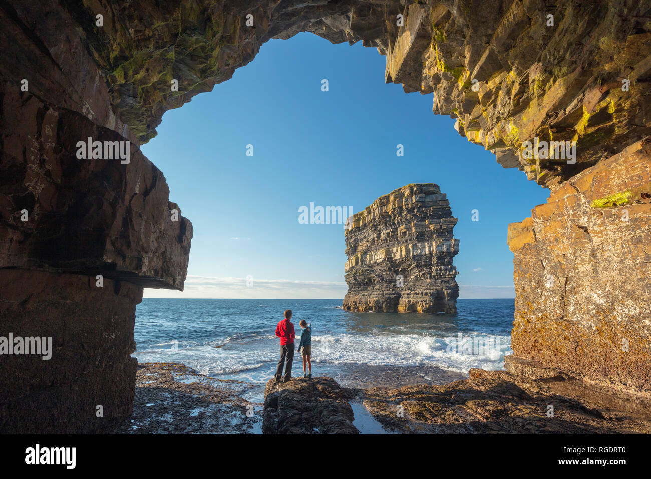 Sea stack formations hi-res stock photography and images - Alamy