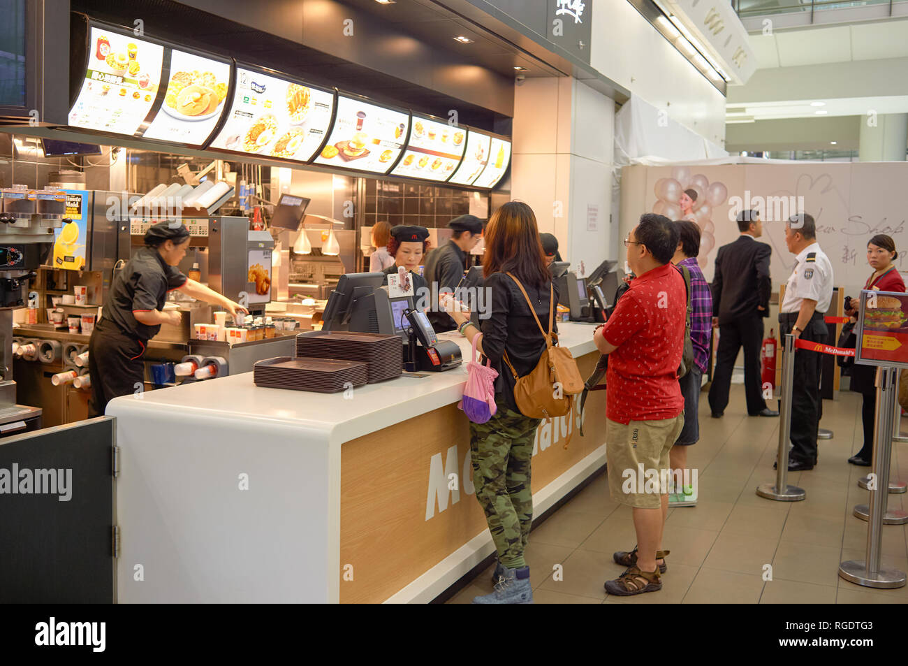 Interior order counter mcdonalds restaurant hi-res stock photography ...