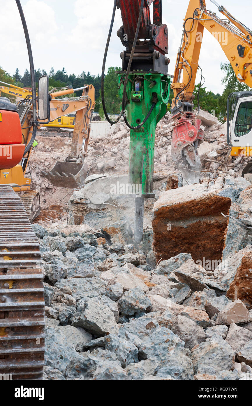 Rock breaker hi-res stock photography and images - Alamy