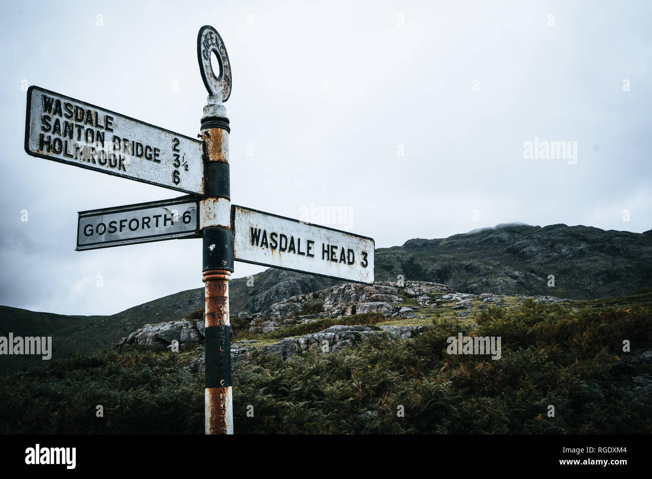 English road sign hi-res stock photography and images - Alamy