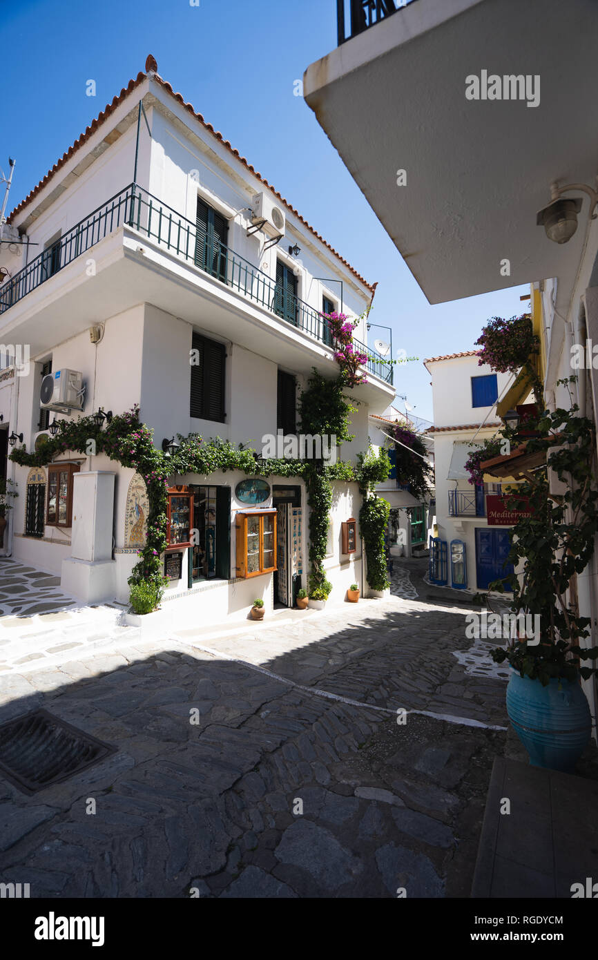 Beautiful traditional streets greek hi-res stock photography and images ...