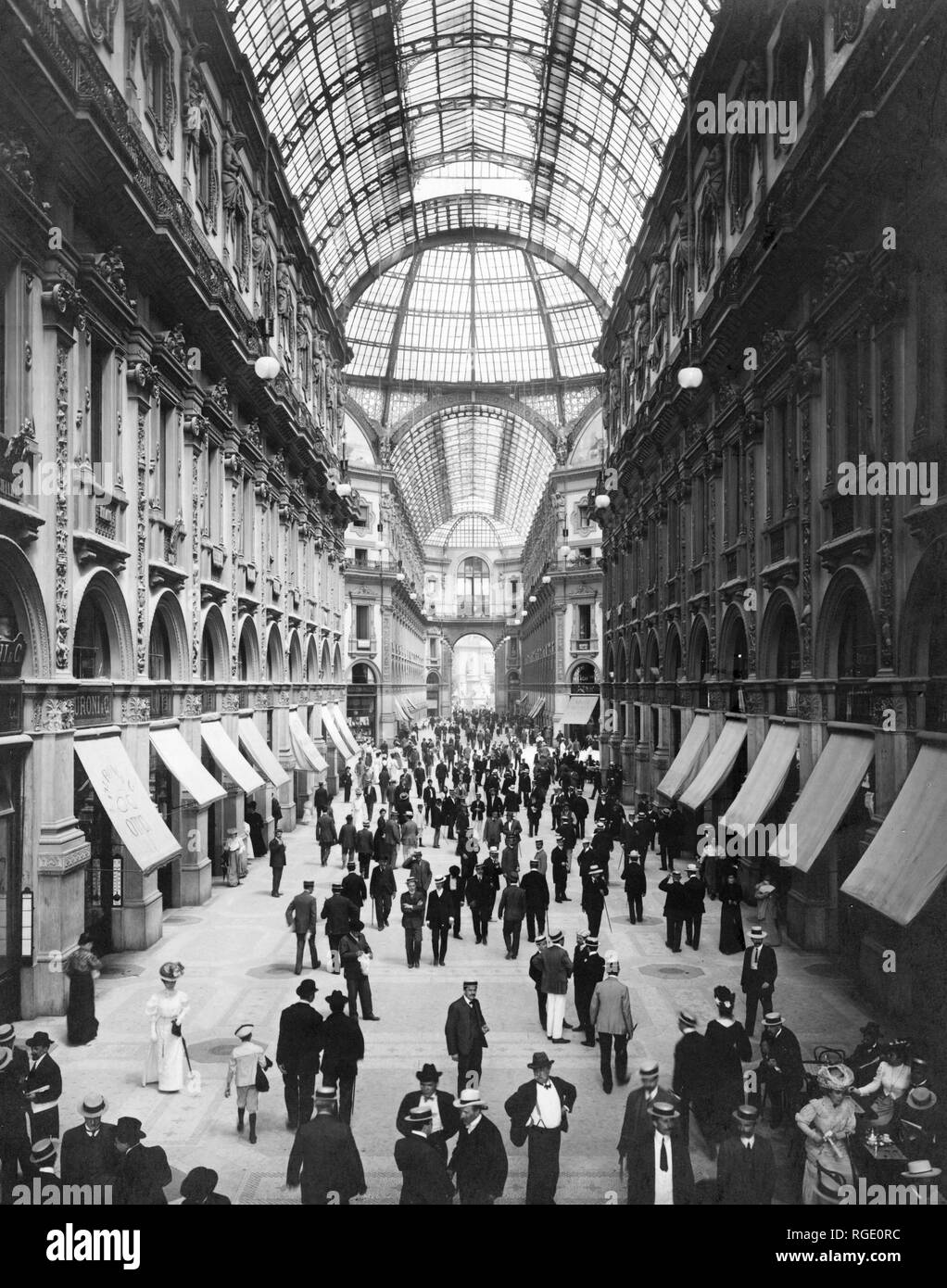 italy, lombardia, milan, galleria vittorio emanuele II 1800-1900 Stock ...