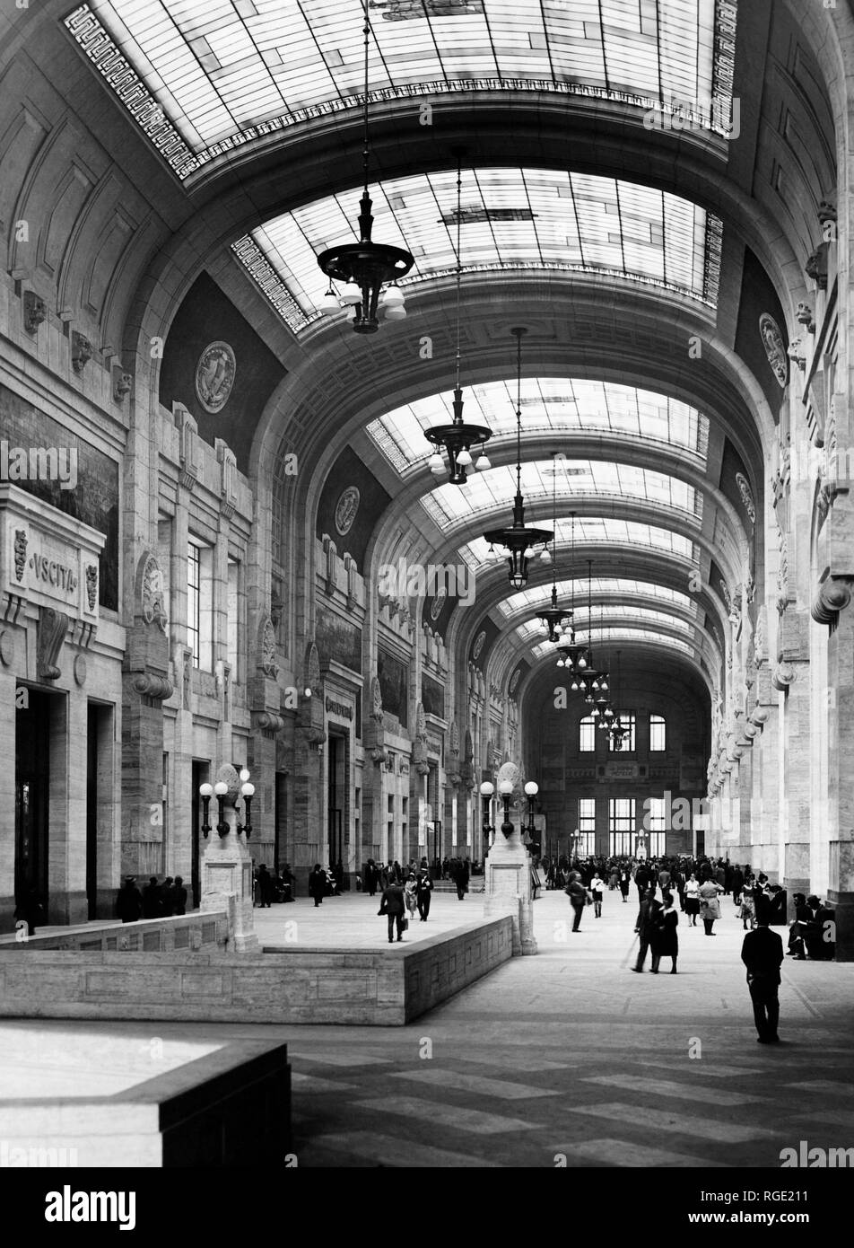 Fascist architecture interior Black and White Stock Photos & Images - Alamy