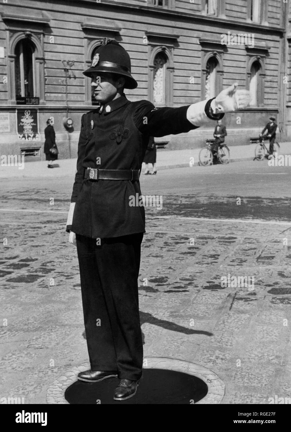 Traffic policemen Black and White Stock Photos & Images - Alamy
