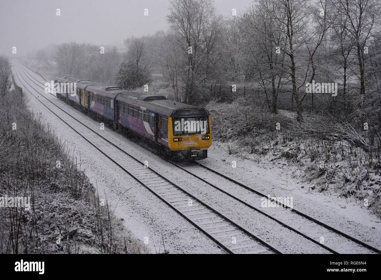 Snowy trains hi-res stock photography and images - Alamy