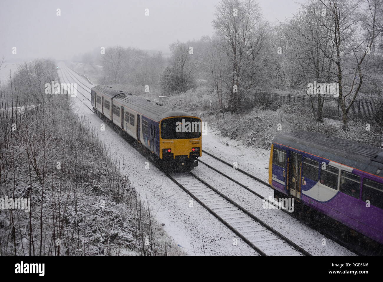 Snowy trains hi-res stock photography and images - Alamy