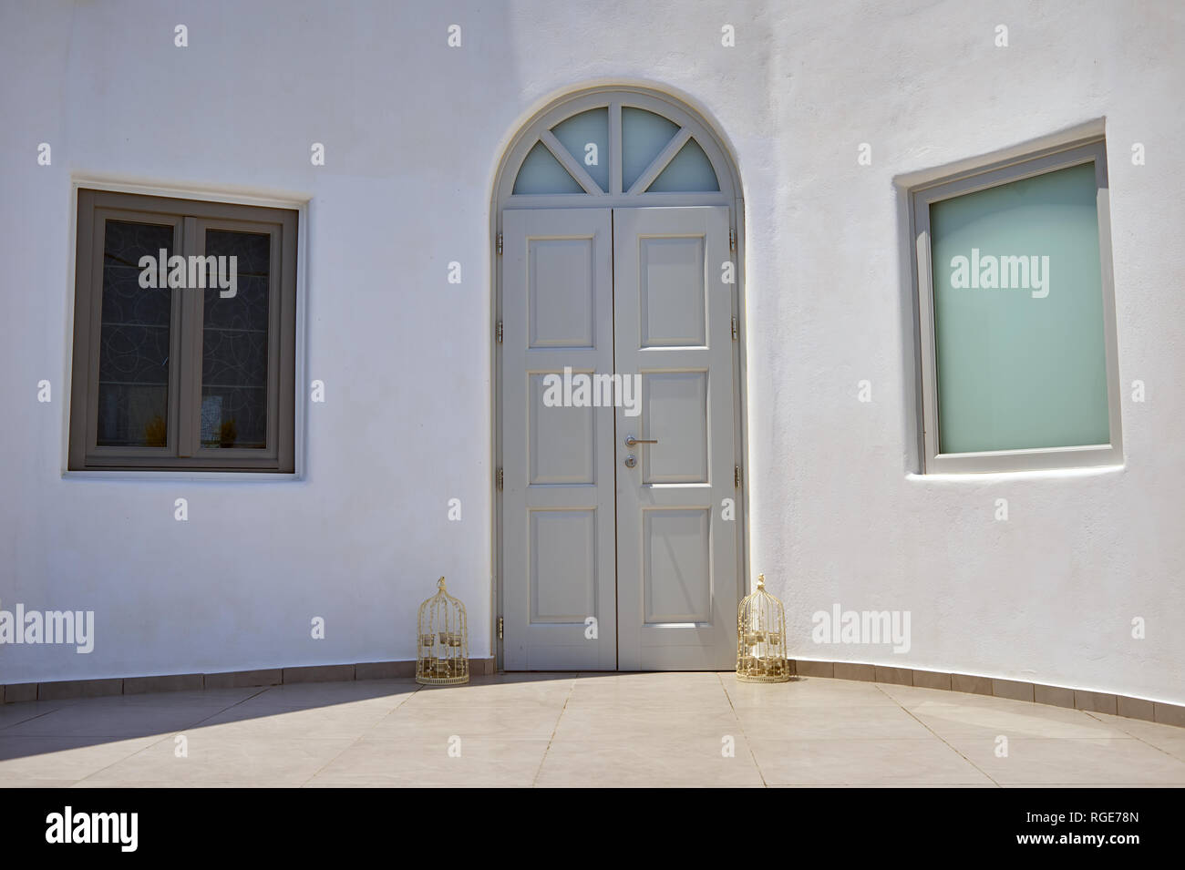 White building on Santorini Island Stock Photo - Alamy