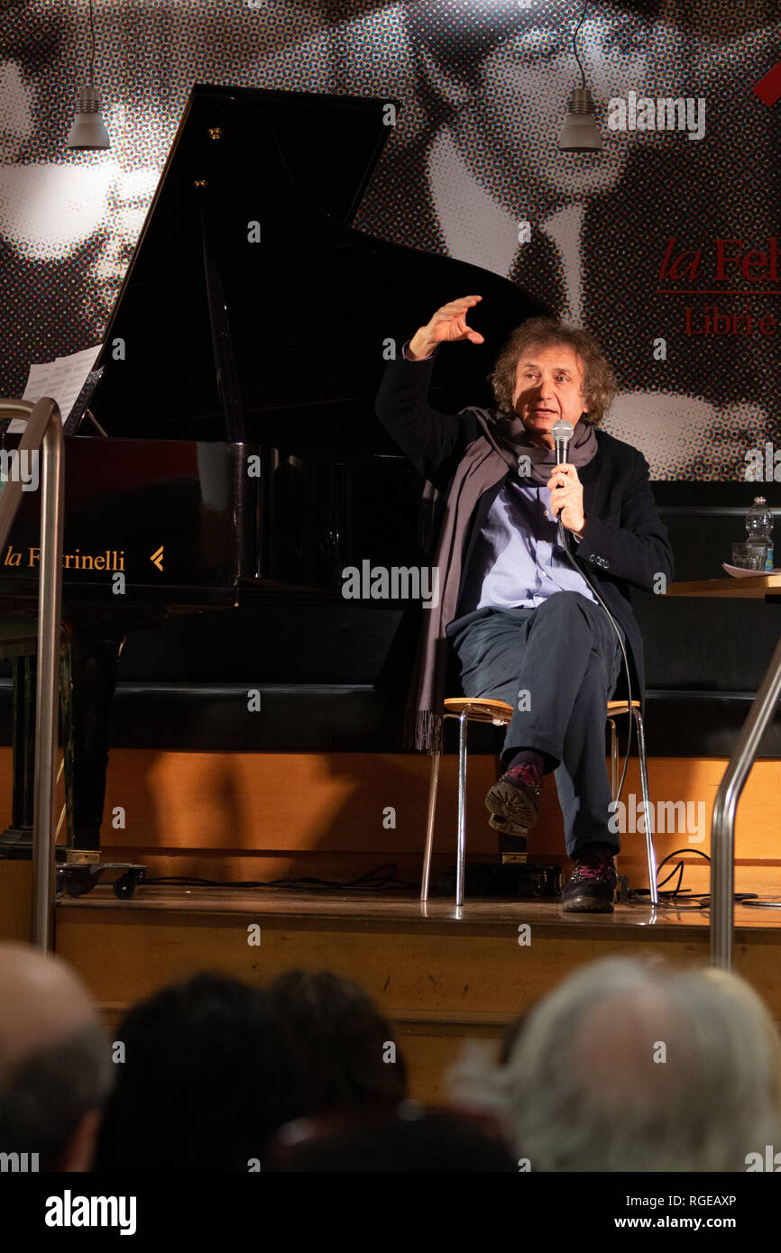 Italian pianist hi-res stock photography and images - Alamy