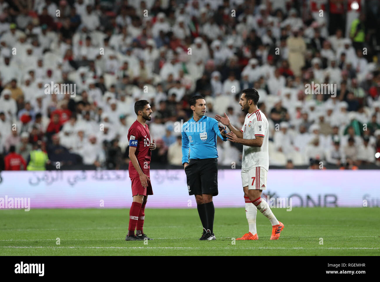 Abu Dhabi, United Arab Emirates. 29th Jan, 2019. Cesar Ramos (Referee ...