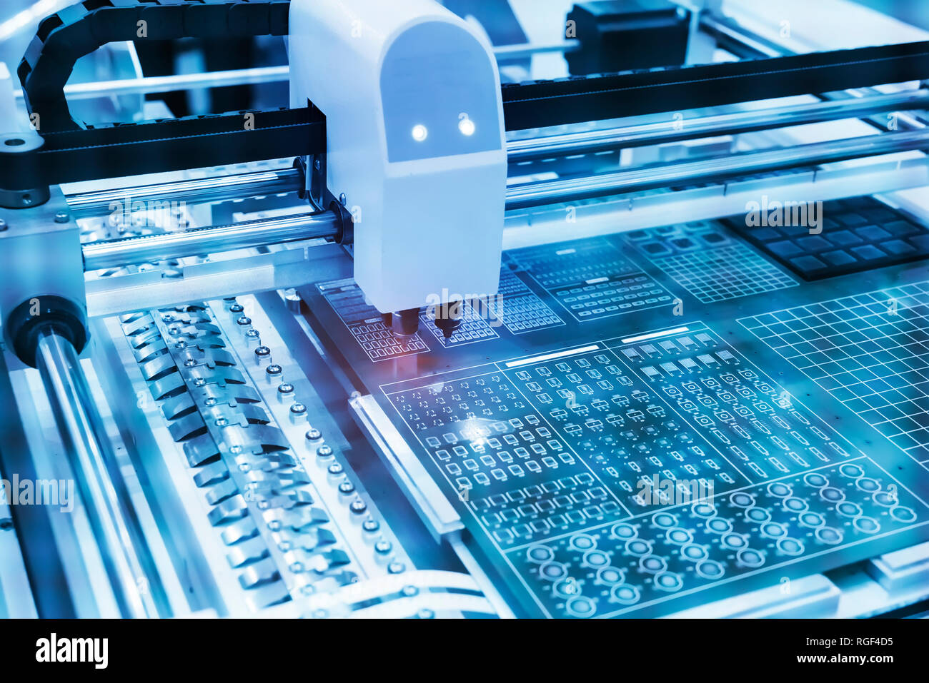 Electronic components conveyor hi-res stock photography and images - Alamy