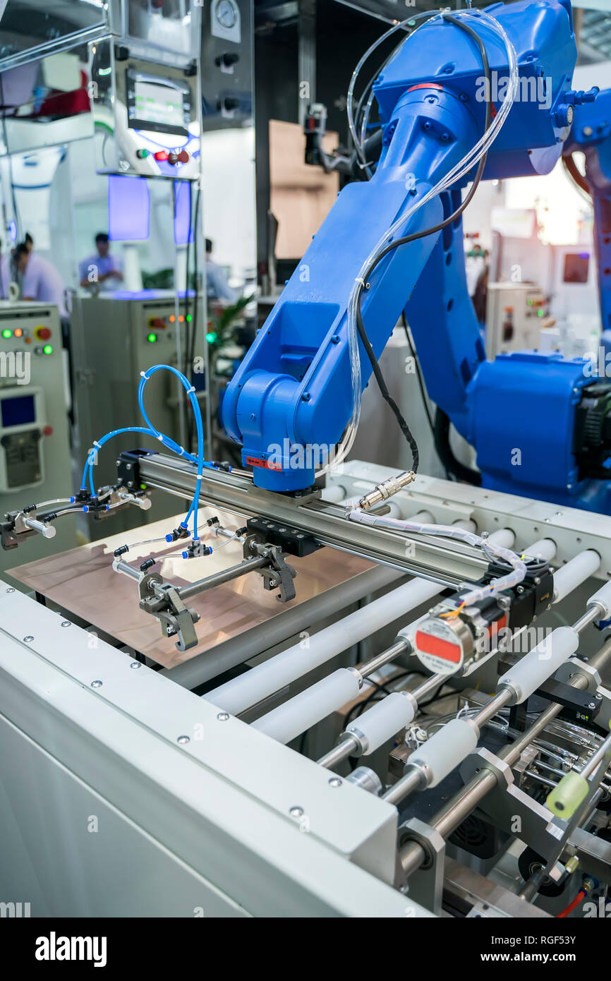 Electronic components conveyor hi-res stock photography and images - Alamy