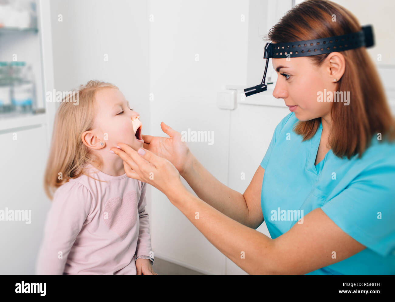 Tonsillitis hi-res stock photography and images - Alamy