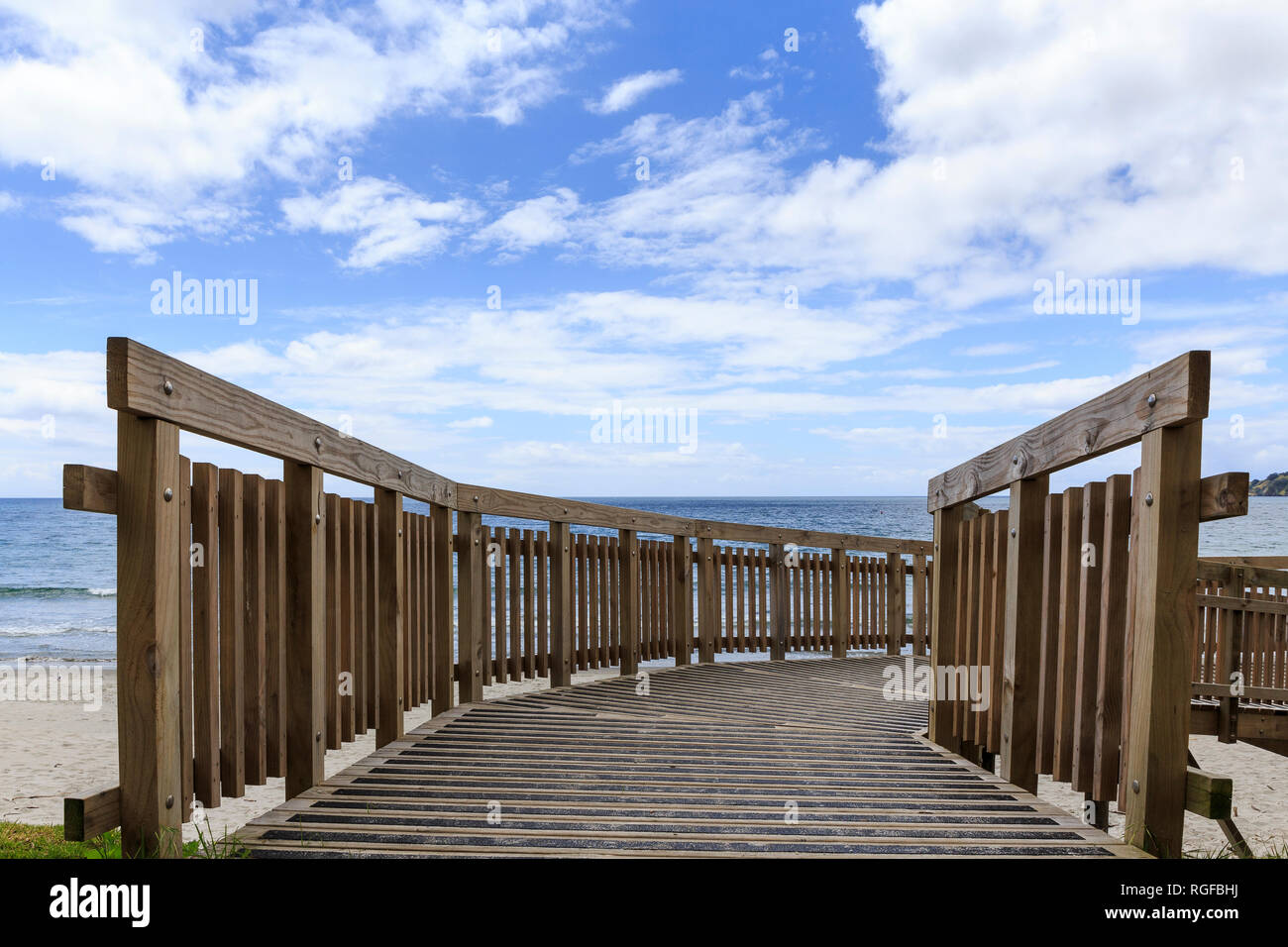 Beach railings ramp hi-res stock photography and images - Alamy