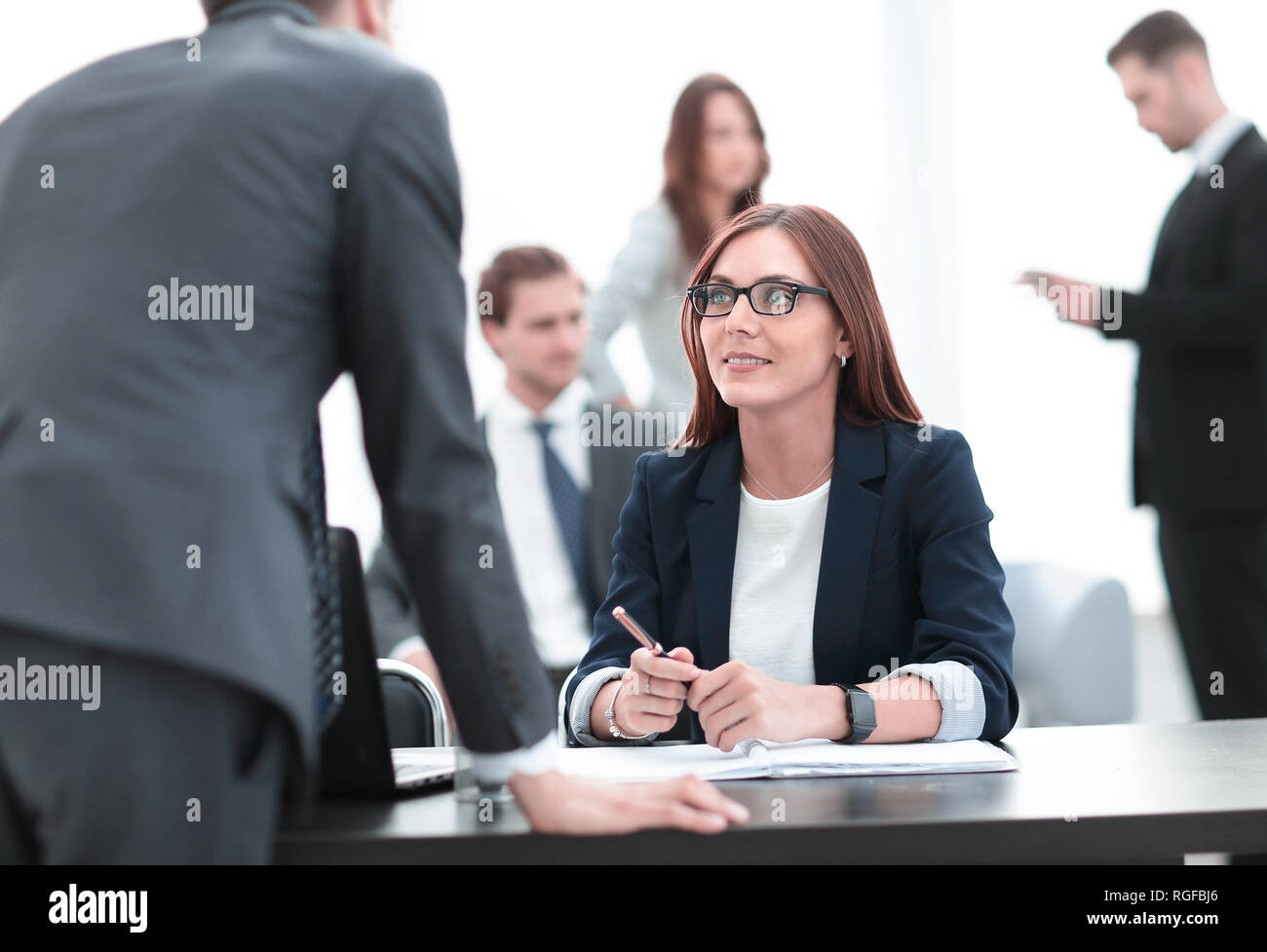 Explaining manager hi-res stock photography and images - Alamy