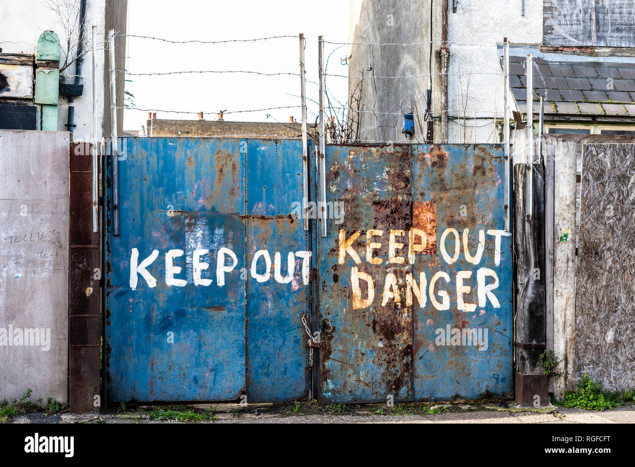 Decaying Building Stock Photos & Decaying Building Stock Images - Alamy