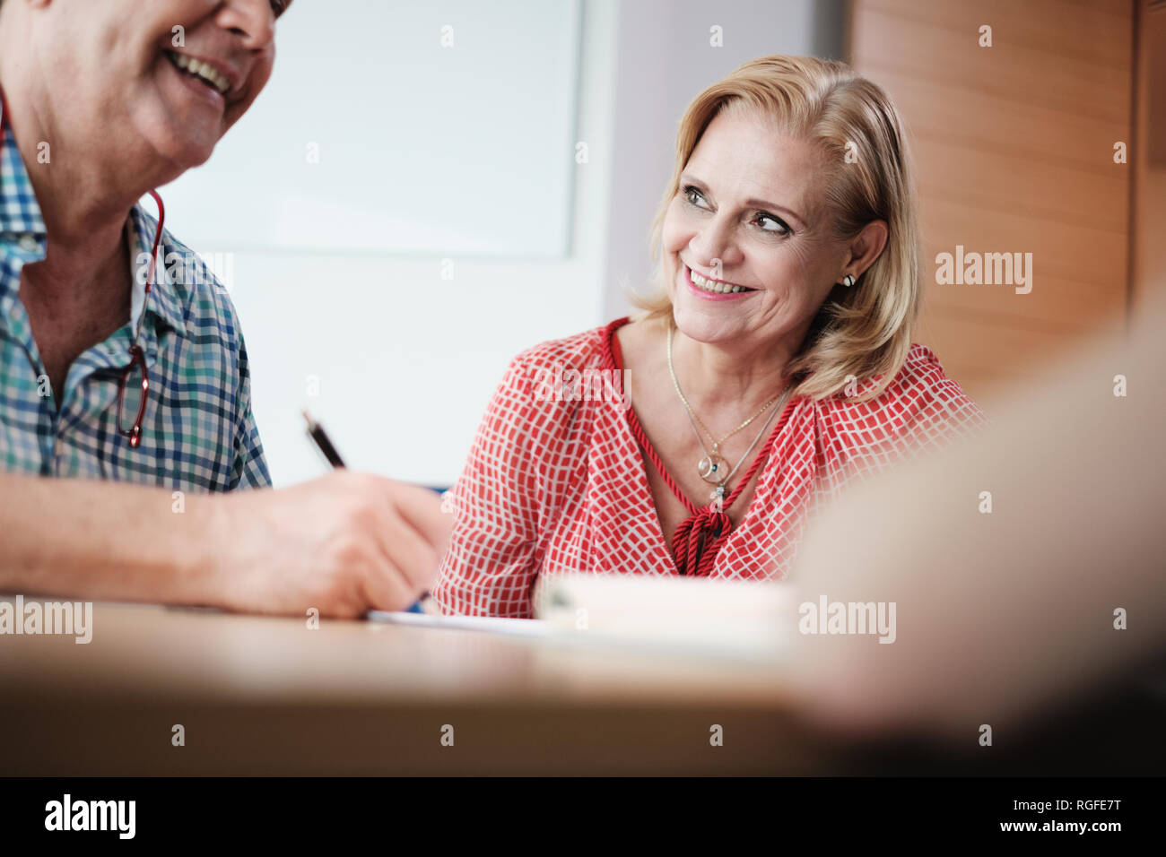 Family contract hi-res stock photography and images - Alamy