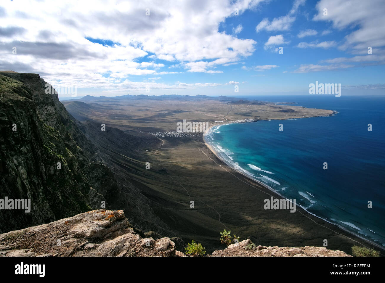 View from Mirador del Bosquecillo to Caleta de Famara and Playa de ...
