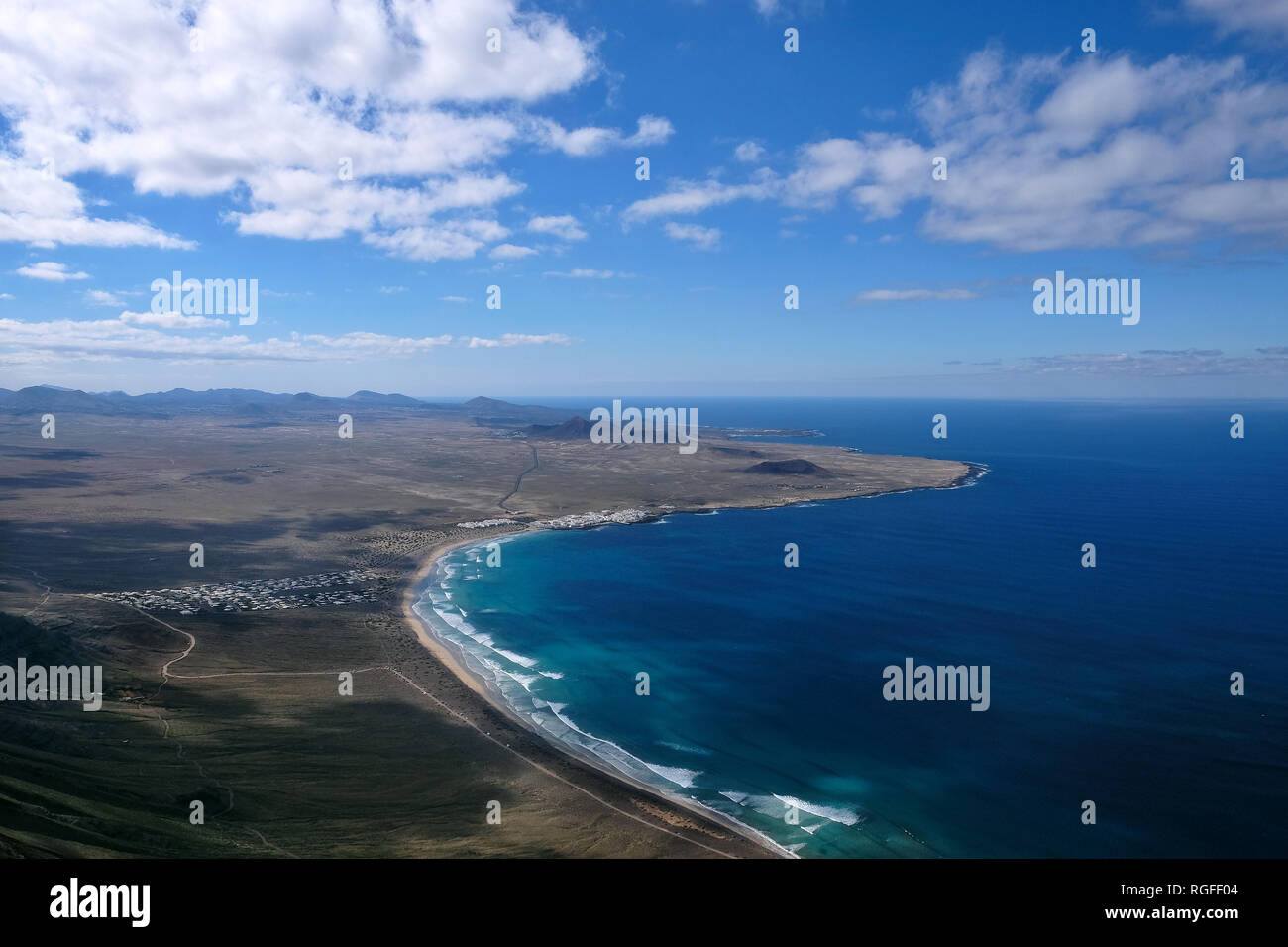 View from Mirador del Bosquecillo to Caleta de Famara and Playa de ...
