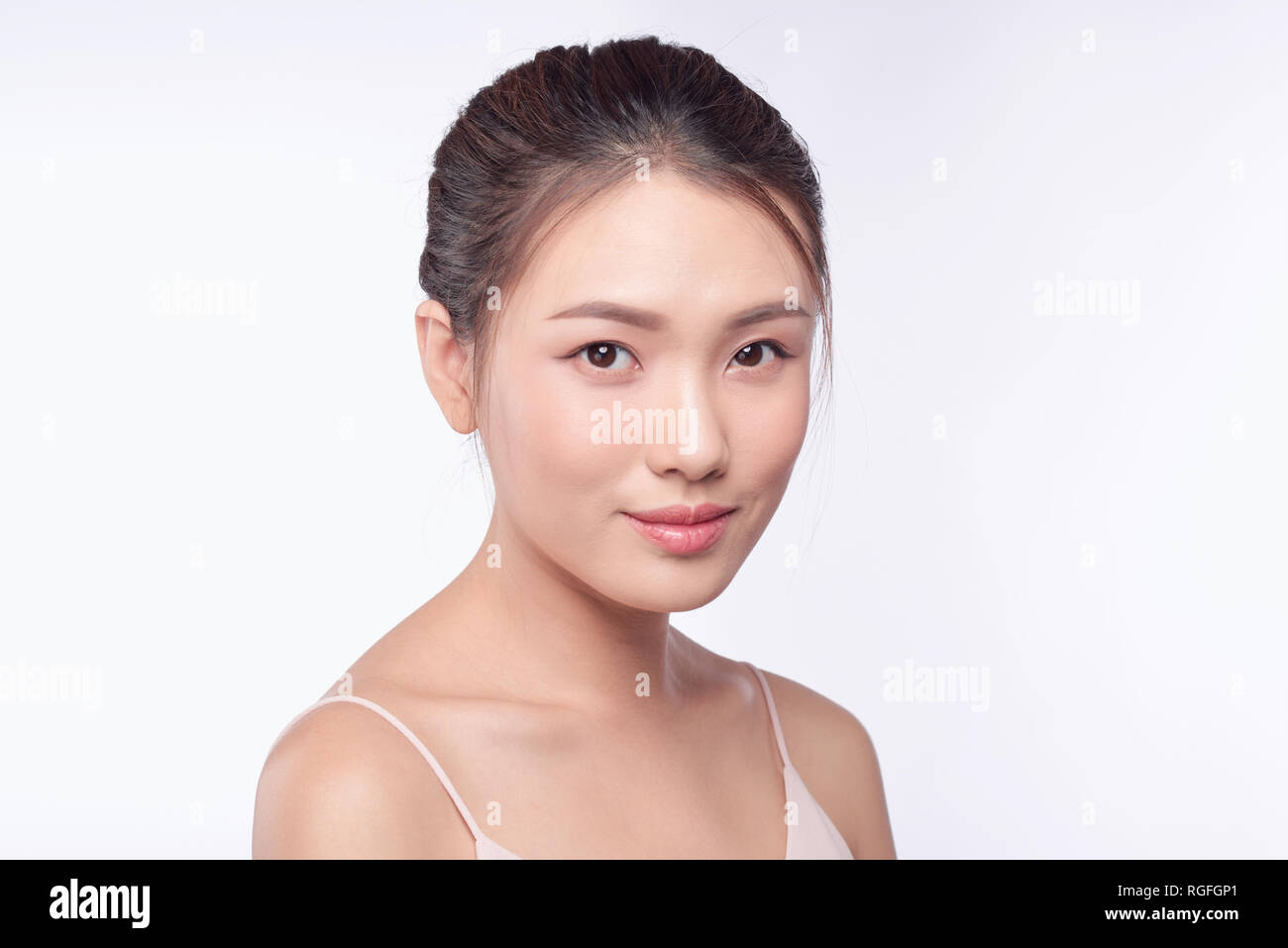 Beautiful woman with clean skin, natural make-up isolated white ...