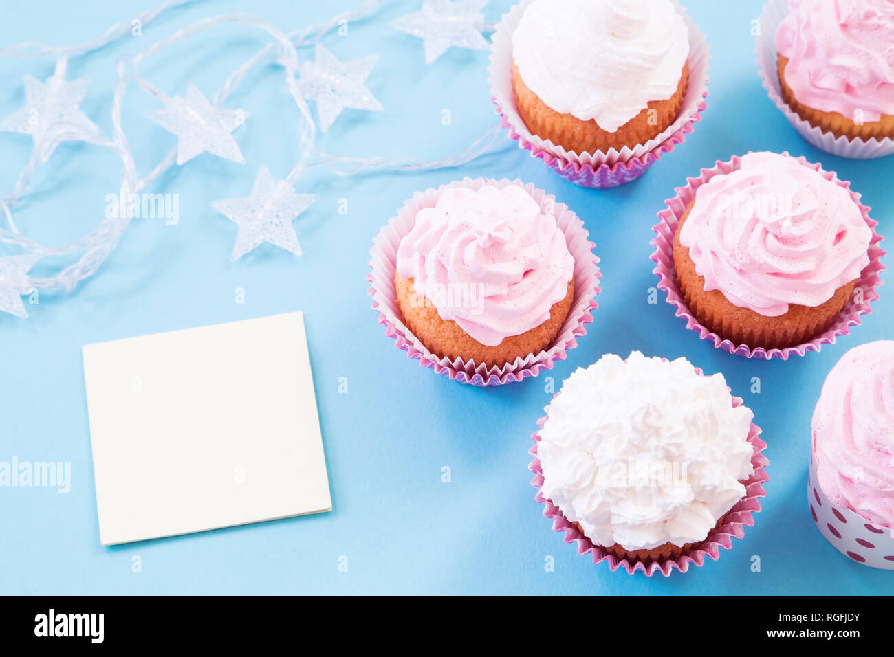 Birthday cupcakes with the blank message Stock Photo - Alamy
