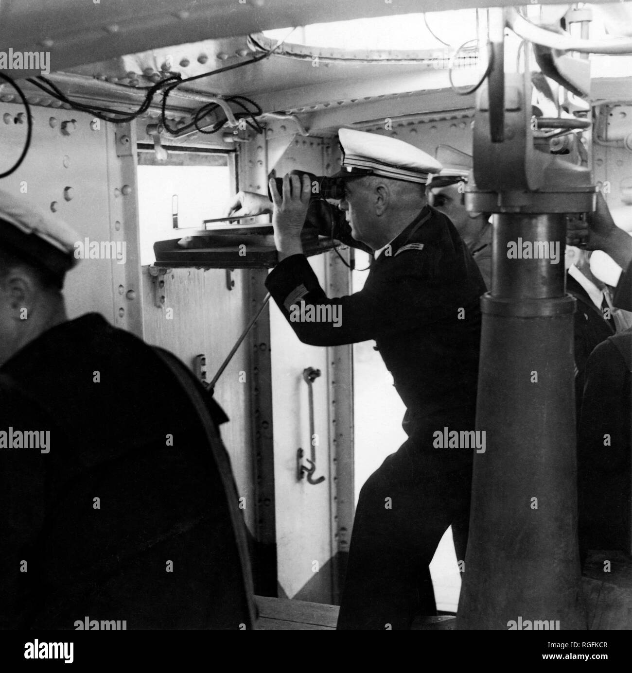 Second world war hat hi-res stock photography and images - Alamy