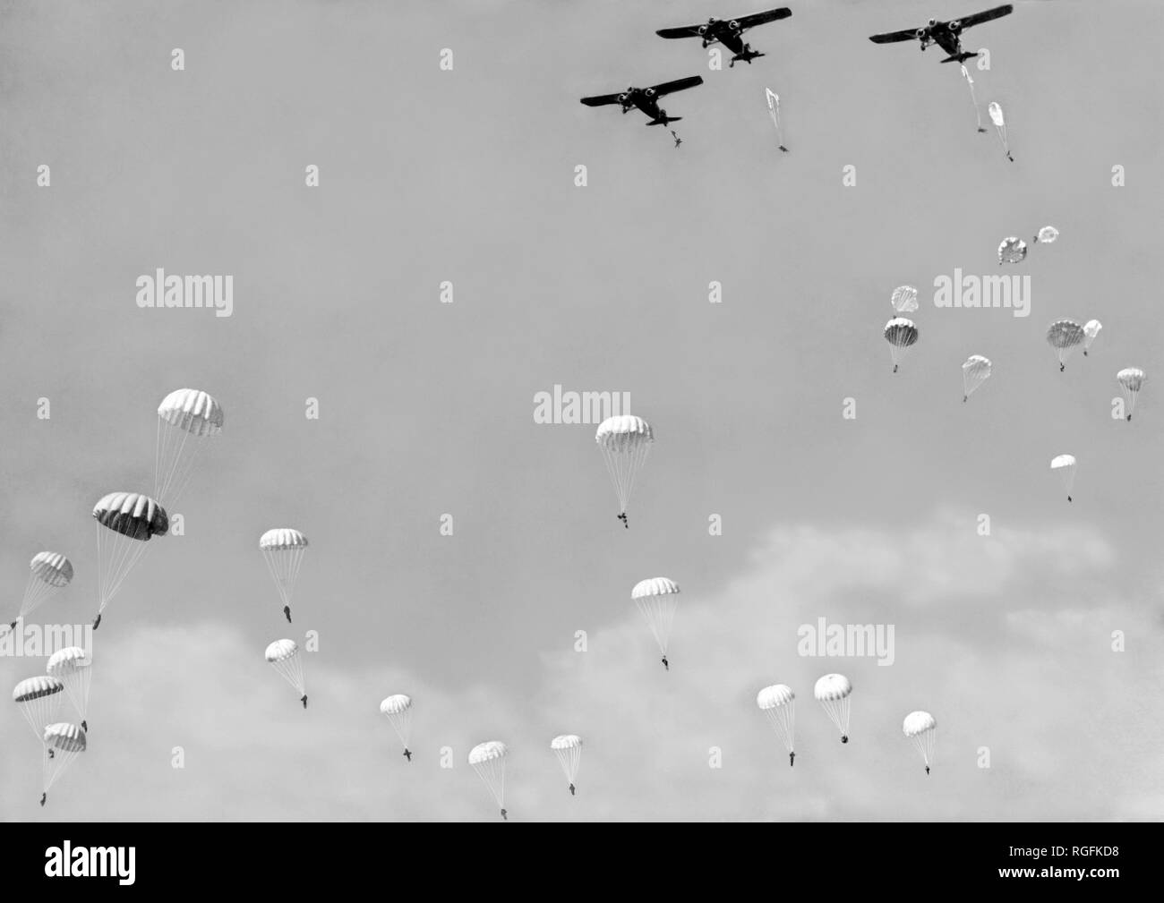 second world war, paratroops, 1942 Stock Photo - Alamy