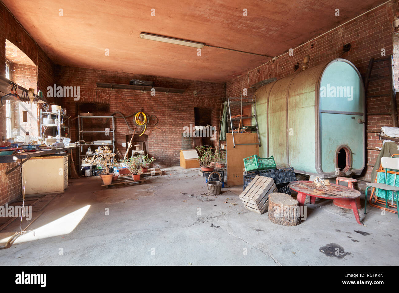 Messy dirty house hi-res stock photography and images - Alamy