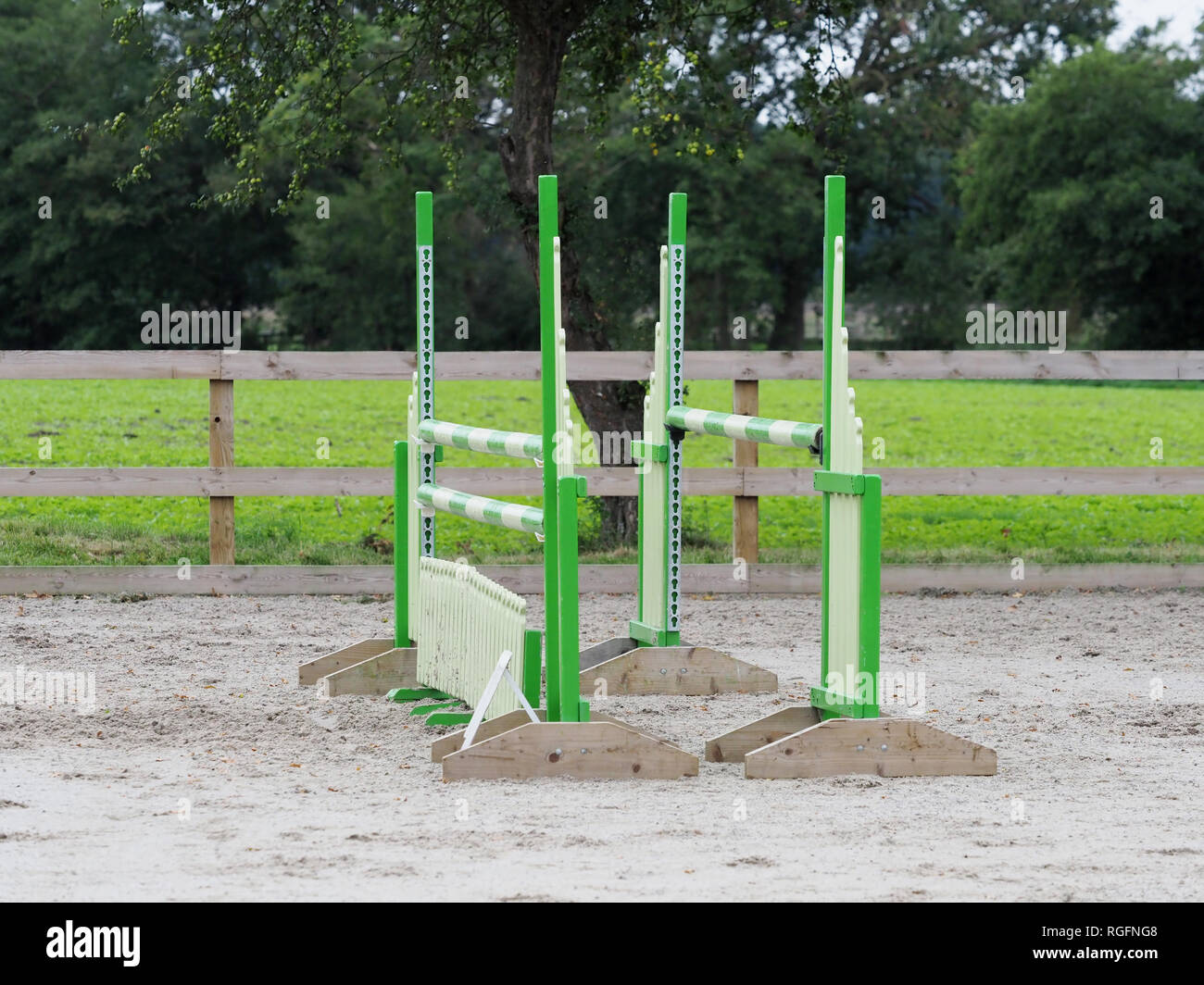 Show jump fence hi-res stock photography and images - Alamy